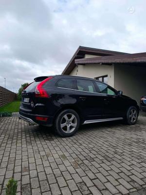 Black Volvo XC60 2009 in Klaipeda, with an engine capacity of 2.40 L and mileage of 410 thousand km for 5500 €, photo 5 on AUTOMOTO.COM.LV