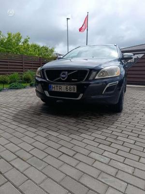 Black Volvo XC60 2009 in Klaipeda, with an engine capacity of 2.40 L and mileage of 410 thousand km for 5500 €, photo 7 on AUTOMOTO.COM.LV