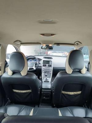 Black Volvo XC60 2009 in Klaipeda, with an engine capacity of 2.40 L and mileage of 410 thousand km for 5500 €, photo 10 on AUTOMOTO.COM.LV