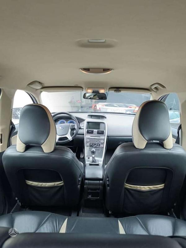 Melns Volvo XC60 2009 Klaipėda, ar dzinēja tilpumu 2.40 L un nobraukumu 410 tūkst. km par 5500 €, foto 10 vietnē AUTOMOTO.COM.LV