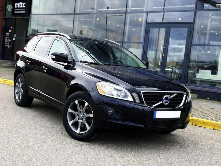 Black Volvo XC60 2009 in Klaipeda, with an engine capacity of 2.40 L and mileage of 350 thousand km for 5999 €, photo 1 on AUTOMOTO.COM.LV