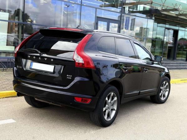 Melns Volvo XC60 2009 Klaipėda, ar dzinēja tilpumu 2.40 L un nobraukumu 350 tūkst. km par 5999 €, foto 5 vietnē AUTOMOTO.COM.LV