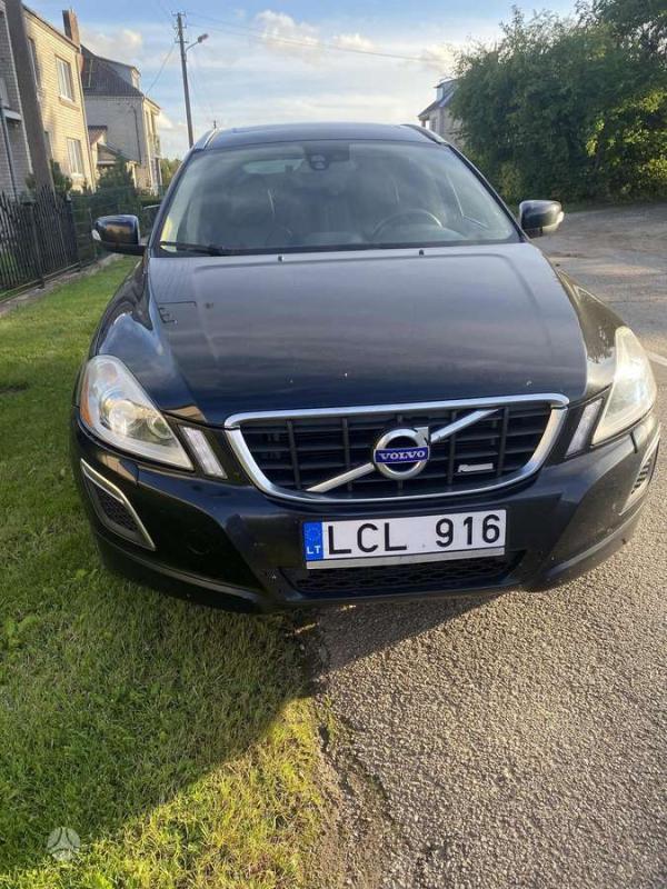 Melns Volvo XC60 2009 Telšiai, ar dzinēja tilpumu 2.40 L un nobraukumu 295 tūkst. km par 7000 €, foto 11 vietnē AUTOMOTO.COM.LV