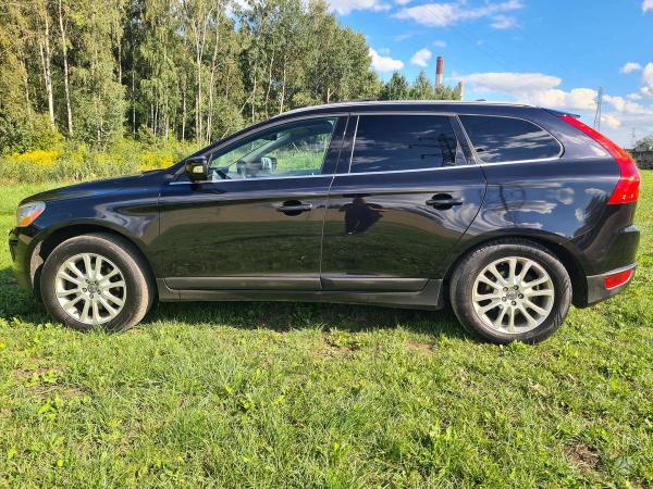 Melns Volvo XC60 2009 Kauņa, ar dzinēja tilpumu 2.40 L un nobraukumu 267 tūkst. km par 5900 €, foto 1 vietnē AUTOMOTO.COM.LV