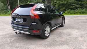Black Volvo XC60 2009 in Raseiniai, with an engine capacity of 2.40 L and mileage of 301 thousand km for 6800 €, photo 4 on AUTOMOTO.COM.LV