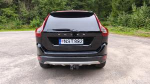Black Volvo XC60 2009 in Raseiniai, with an engine capacity of 2.40 L and mileage of 301 thousand km for 6800 €, photo 5 on AUTOMOTO.COM.LV