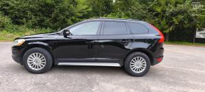Black Volvo XC60 2009 in Raseiniai, with an engine capacity of 2.40 L and mileage of 301 thousand km for 6800 €, photo 7 on AUTOMOTO.COM.LV