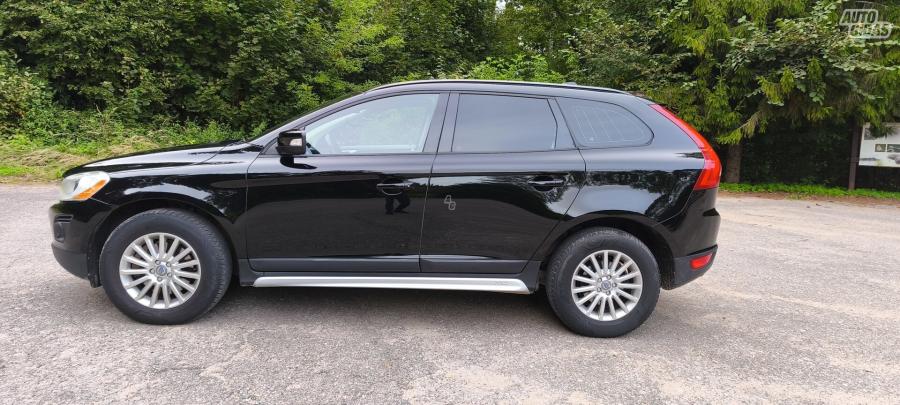 Black Volvo XC60 2009 in Raseiniai, with an engine capacity of 2.40 L and mileage of 301 thousand km for 6800 €, photo 7 on AUTOMOTO.COM.LV