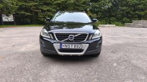 Black Volvo XC60 2009 in Raseiniai, with an engine capacity of 2.40 L and mileage of 301 thousand km for 6800 €, photo 9 on AUTOMOTO.COM.LV