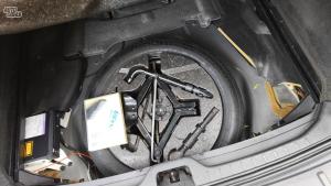 Black Volvo XC60 2009 in Raseiniai, with an engine capacity of 2.40 L and mileage of 301 thousand km for 6800 €, photo 14 on AUTOMOTO.COM.LV