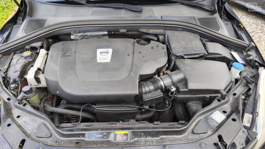 Black Volvo XC60 2009 in Raseiniai, with an engine capacity of 2.40 L and mileage of 301 thousand km for 6800 €, photo 17 on AUTOMOTO.COM.LV