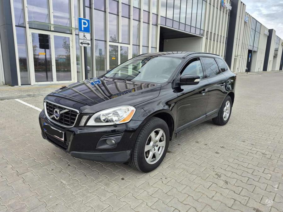 Black Volvo XC60 2009 in Vilnius, with an engine capacity of 2.40 L and mileage of 280 thousand km for 5800 €, photo 3 on AUTOMOTO.COM.LV