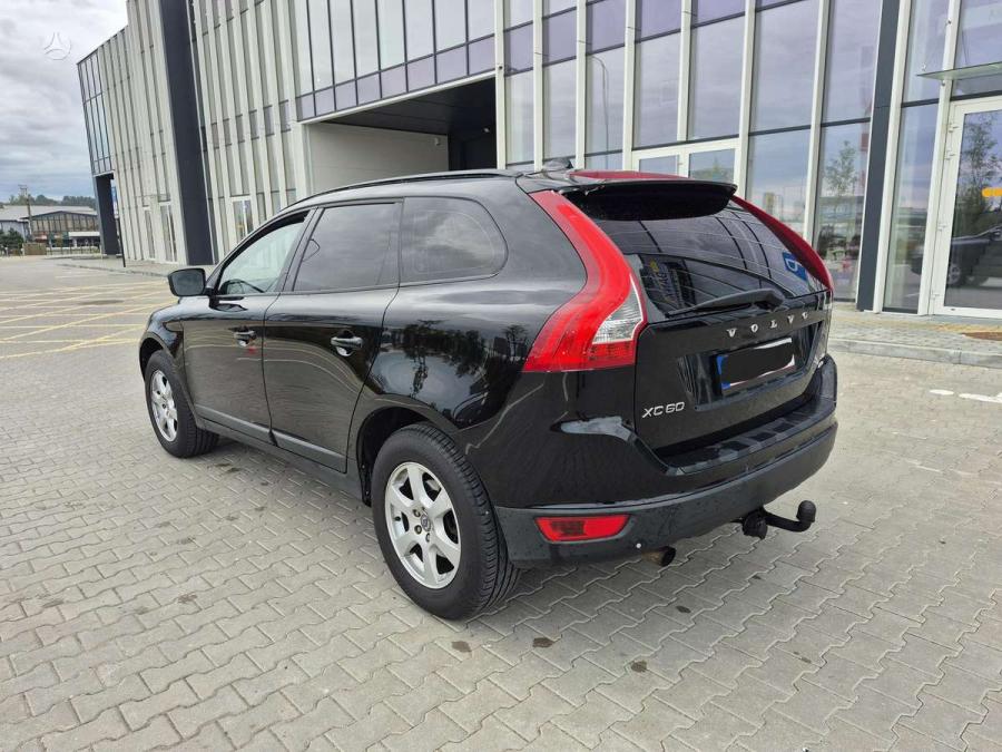 Black Volvo XC60 2009 in Vilnius, with an engine capacity of 2.40 L and mileage of 280 thousand km for 5800 €, photo 5 on AUTOMOTO.COM.LV