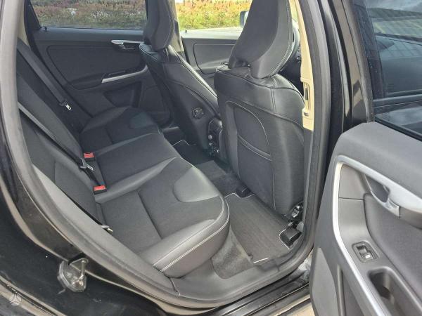 Melns Volvo XC60 2009 Viļņa, ar dzinēja tilpumu 2.40 L un nobraukumu 280 tūkst. km par 5800 €, foto 8 vietnē AUTOMOTO.COM.LV