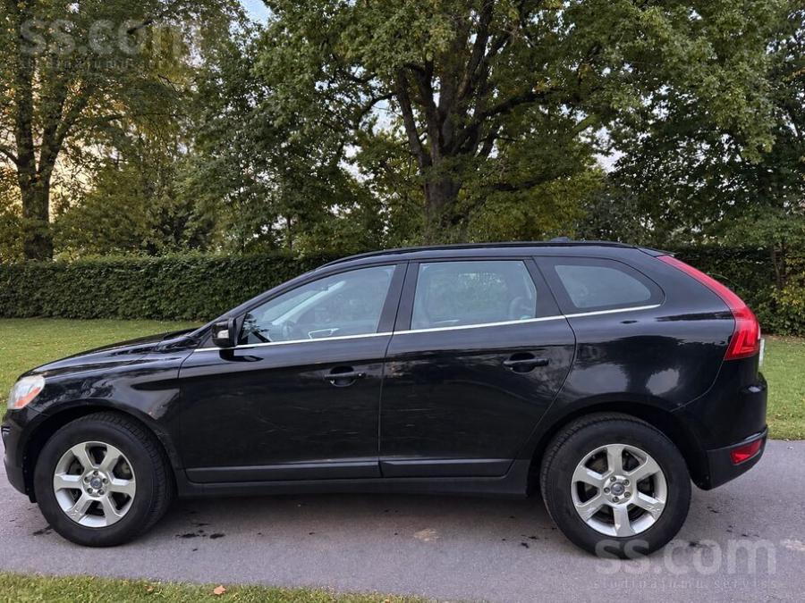 Melns Volvo XC60 2009 Cēsis, ar dzinēja tilpumu 2.40 L un nobraukumu 326 tūkst. km par 6199 €, foto 4 vietnē AUTOMOTO.COM.LV