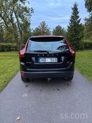Melns Volvo XC60 2009 Cēsis, ar dzinēja tilpumu 2.40 L un nobraukumu 326 tūkst. km par 6199 €, foto 5 vietnē AUTOMOTO.COM.LV