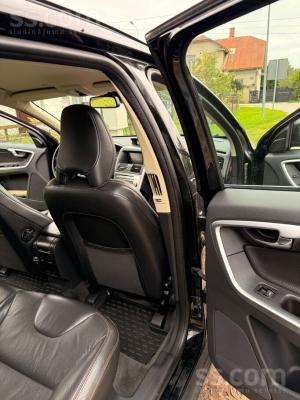 Melns Volvo XC60 2009 Cēsis, ar dzinēja tilpumu 2.40 L un nobraukumu 326 tūkst. km par 6199 €, foto 12 vietnē AUTOMOTO.COM.LV