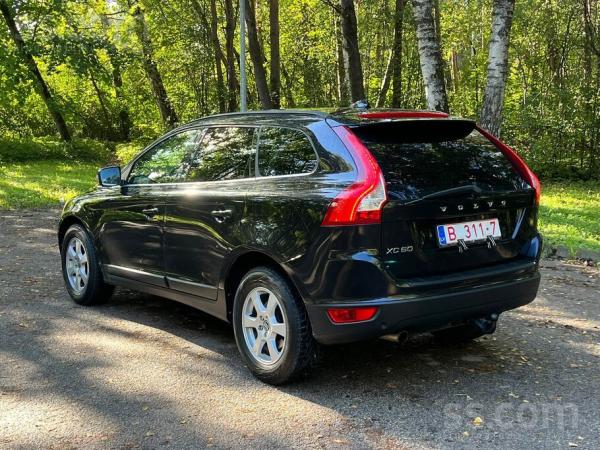 Melns Volvo XC60 2009 Rīga, ar dzinēja tilpumu 2.40 L un nobraukumu 0 tūkst. km par 6499 €, foto 4 vietnē AUTOMOTO.COM.LV