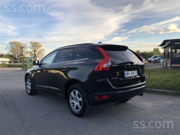 Melns Volvo XC60 2009 Cēsis, ar dzinēja tilpumu 2.40 L un nobraukumu 0 tūkst. km par 5900 €, foto 5 vietnē AUTOMOTO.COM.LV
