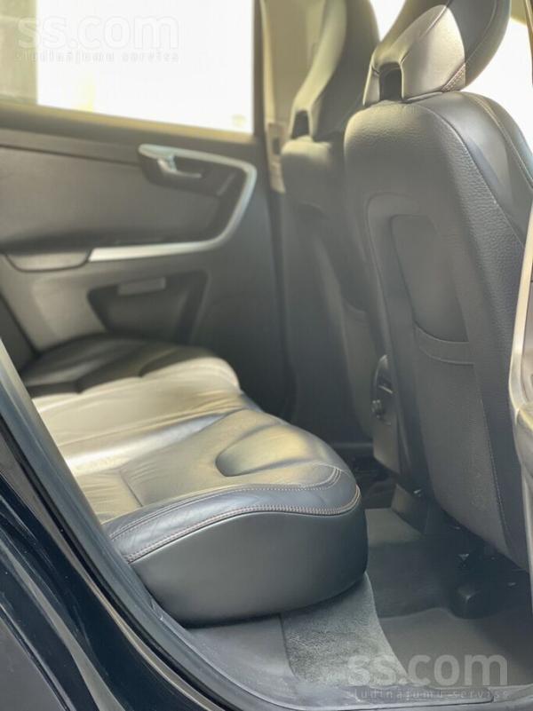 Melns Volvo XC60 2009 Rīga, ar dzinēja tilpumu 2.40 L un nobraukumu 0 tūkst. km par 7300 €, foto 10 vietnē AUTOMOTO.COM.LV