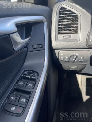 Black Volvo XC60 2009 in Riga, with an engine capacity of 2.40 L and mileage of 0 thousand km for 7300 €, photo 12 on AUTOMOTO.COM.LV