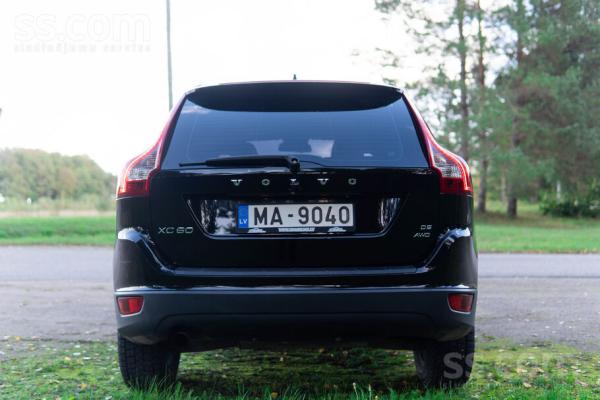 Melns Volvo XC60 2009 Talsi, ar dzinēja tilpumu 2.40 L un nobraukumu 379 tūkst. km par 4350 €, foto 7 vietnē AUTOMOTO.COM.LV