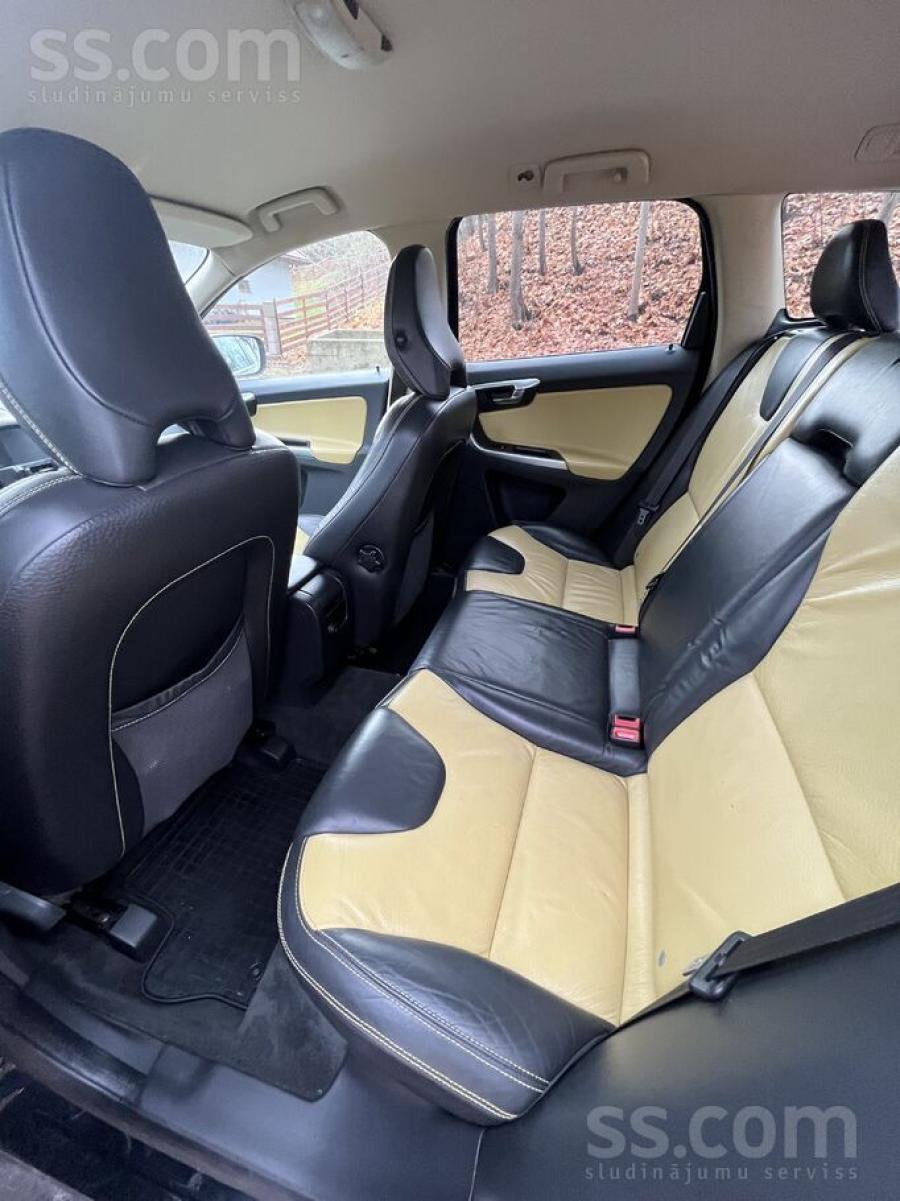 Melns Volvo XC60 2009 Bauska, ar dzinēja tilpumu 2.40 L un nobraukumu 290 tūkst. km par 6400 €, foto 4 vietnē AUTOMOTO.COM.LV