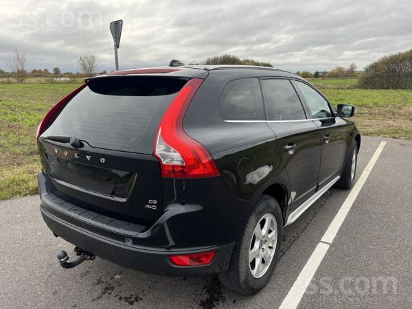 Black Volvo XC60 2009 in Bauska, with an engine capacity of 2.40 L and mileage of 290 thousand km for 6400 €, photo 8 on AUTOMOTO.COM.LV