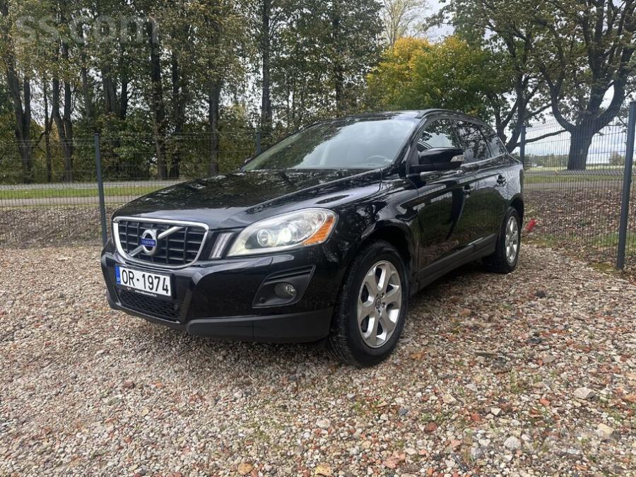 Melns Volvo XC60 2009 Cēsis, ar dzinēja tilpumu 2.40 L un nobraukumu 0 tūkst. km par 8400 €, foto 1 vietnē AUTOMOTO.COM.LV