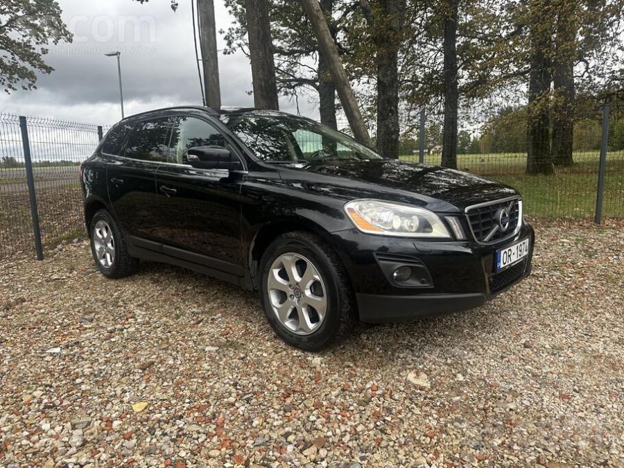 Melns Volvo XC60 2009 Cēsis, ar dzinēja tilpumu 2.40 L un nobraukumu 0 tūkst. km par 8400 €, foto 3 vietnē AUTOMOTO.COM.LV