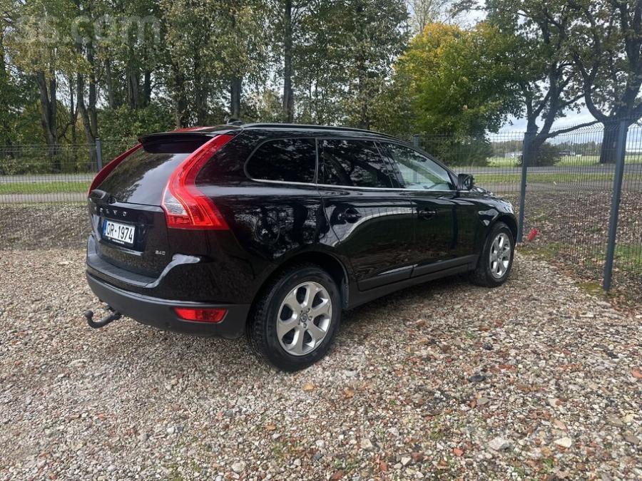 Melns Volvo XC60 2009 Cēsis, ar dzinēja tilpumu 2.40 L un nobraukumu 0 tūkst. km par 8400 €, foto 5 vietnē AUTOMOTO.COM.LV
