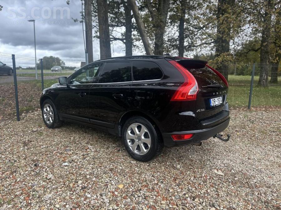 Melns Volvo XC60 2009 Cēsis, ar dzinēja tilpumu 2.40 L un nobraukumu 0 tūkst. km par 8400 €, foto 7 vietnē AUTOMOTO.COM.LV