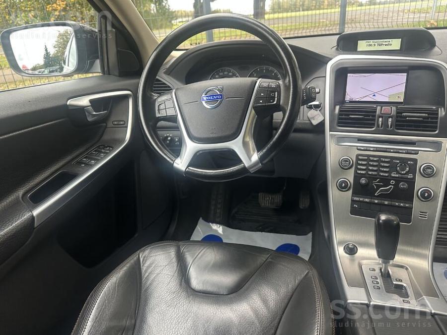 Melns Volvo XC60 2009 Cēsis, ar dzinēja tilpumu 2.40 L un nobraukumu 0 tūkst. km par 8400 €, foto 9 vietnē AUTOMOTO.COM.LV