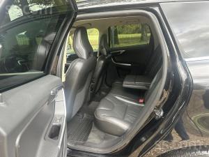 Melns Volvo XC60 2009 Cēsis, ar dzinēja tilpumu 2.40 L un nobraukumu 0 tūkst. km par 8400 €, foto 21 vietnē AUTOMOTO.COM.LV