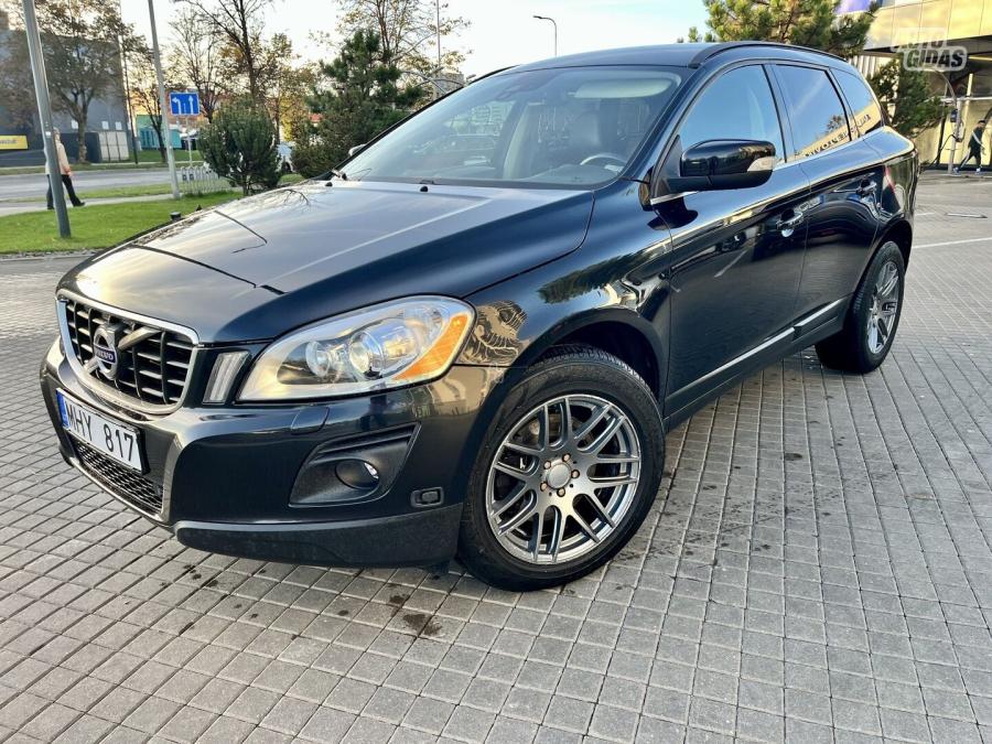 Black Volvo XC60 2009 in Vilnius, with an engine capacity of 2.40 L and mileage of 369 thousand km for 6450 €, photo 1 on AUTOMOTO.COM.LV