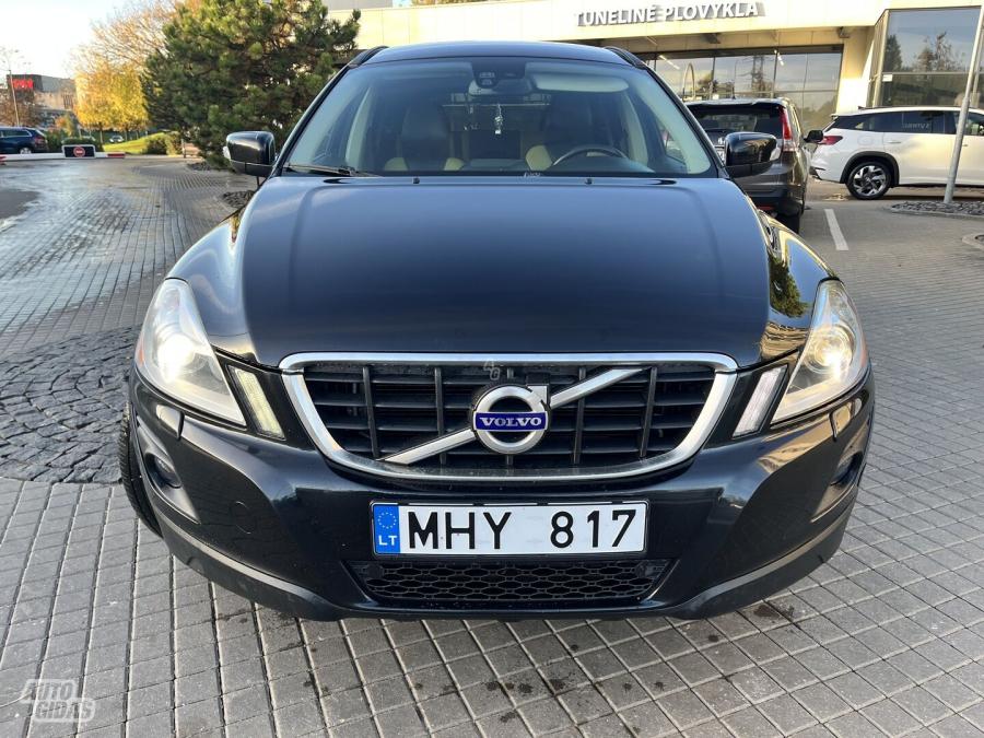 Black Volvo XC60 2009 in Vilnius, with an engine capacity of 2.40 L and mileage of 369 thousand km for 6450 €, photo 3 on AUTOMOTO.COM.LV