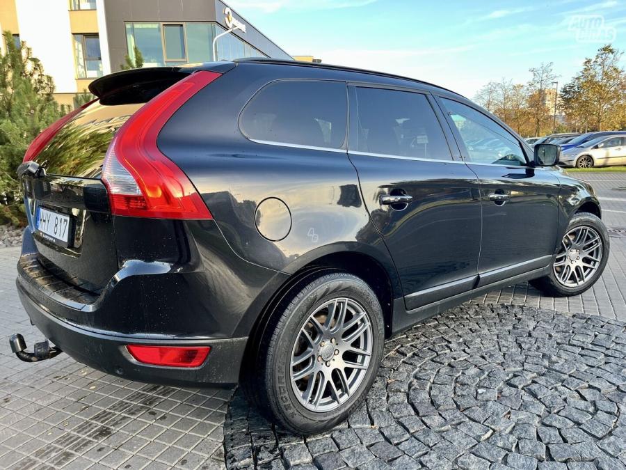 Black Volvo XC60 2009 in Vilnius, with an engine capacity of 2.40 L and mileage of 369 thousand km for 6450 €, photo 6 on AUTOMOTO.COM.LV