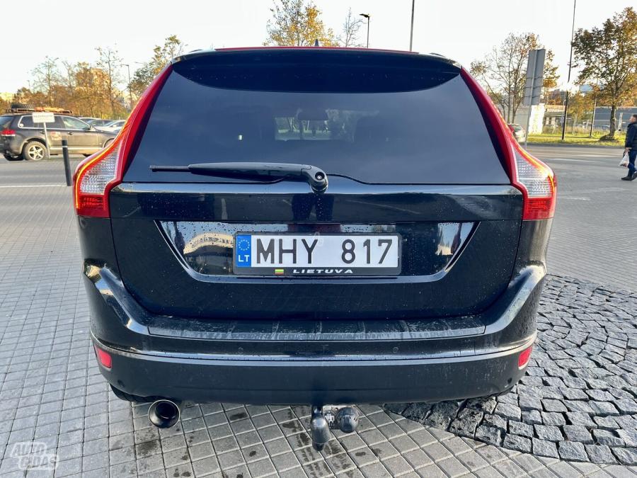 Black Volvo XC60 2009 in Vilnius, with an engine capacity of 2.40 L and mileage of 369 thousand km for 6450 €, photo 7 on AUTOMOTO.COM.LV