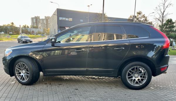Volvo XC60 2009 Viļņa vietnē Melns Volvo XC60 2009 Viļņa, ar dzinēja tilpumu 2.40 L un nobraukumu 369 tūkst. km par 6450 €, foto 9 vietnē AUTOMOTO.COM.LV