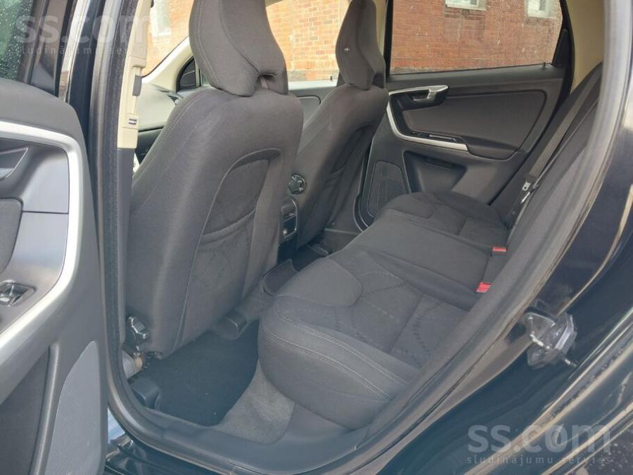 Melns Volvo XC60 2009 Rēzekne, ar dzinēja tilpumu 2.40 L un nobraukumu 0 tūkst. km par 6950 €, foto 7 vietnē AUTOMOTO.COM.LV