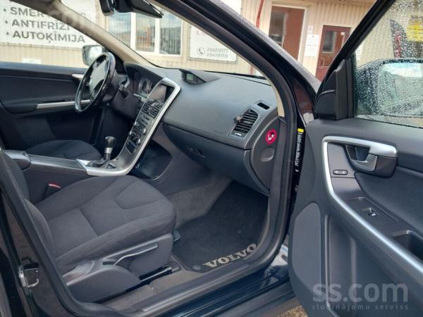 Melns Volvo XC60 2009 Rēzekne, ar dzinēja tilpumu 2.40 L un nobraukumu 0 tūkst. km par 6950 €, foto 9 vietnē AUTOMOTO.COM.LV