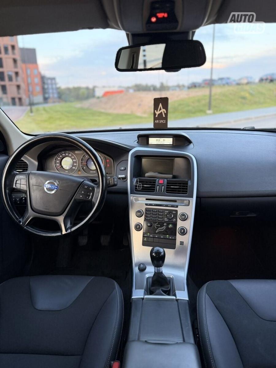 Melns Volvo XC60 2009 Viļņa, ar dzinēja tilpumu 2.40 L un nobraukumu 289 tūkst. km par 6350 €, foto 7 vietnē AUTOMOTO.COM.LV