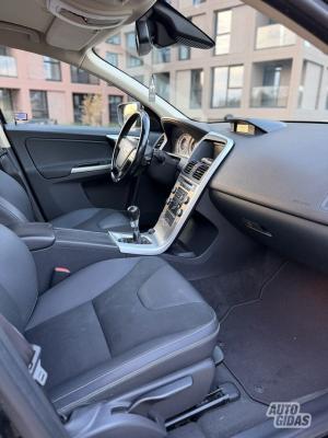 Melns Volvo XC60 2009 Viļņa, ar dzinēja tilpumu 2.40 L un nobraukumu 289 tūkst. km par 6350 €, foto 12 vietnē AUTOMOTO.COM.LV