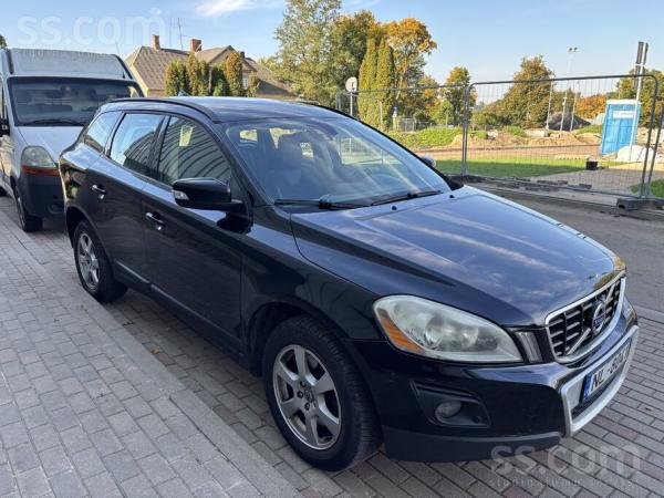 Melns Volvo XC60 2009 Bauska, ar dzinēja tilpumu 2.40 L un nobraukumu 430 tūkst. km par 4100 €, foto 1 vietnē AUTOMOTO.COM.LV