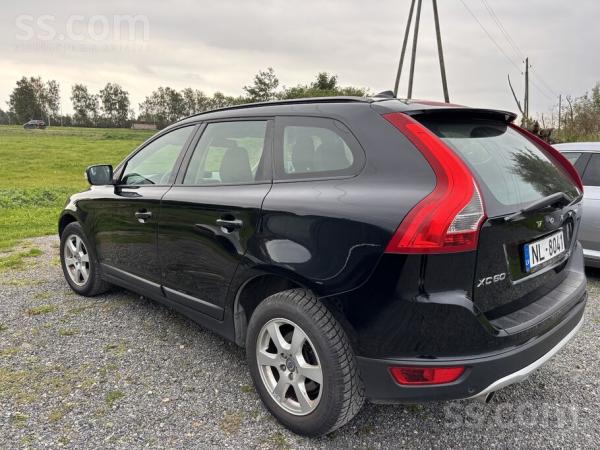 Melns Volvo XC60 2009 Bauska, ar dzinēja tilpumu 2.40 L un nobraukumu 430 tūkst. km par 4100 €, foto 3 vietnē AUTOMOTO.COM.LV