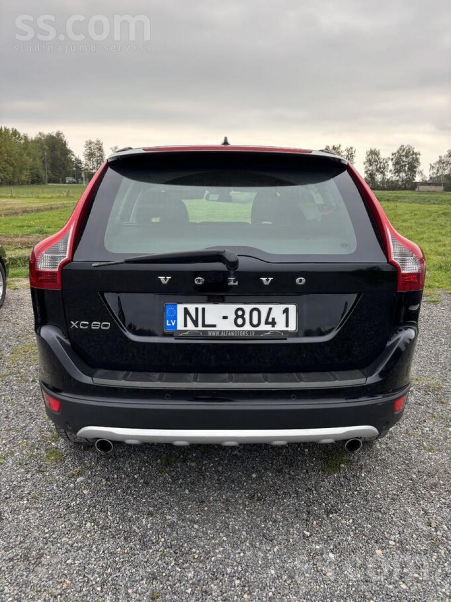 Melns Volvo XC60 2009 Bauska, ar dzinēja tilpumu 2.40 L un nobraukumu 430 tūkst. km par 4100 €, foto 4 vietnē AUTOMOTO.COM.LV