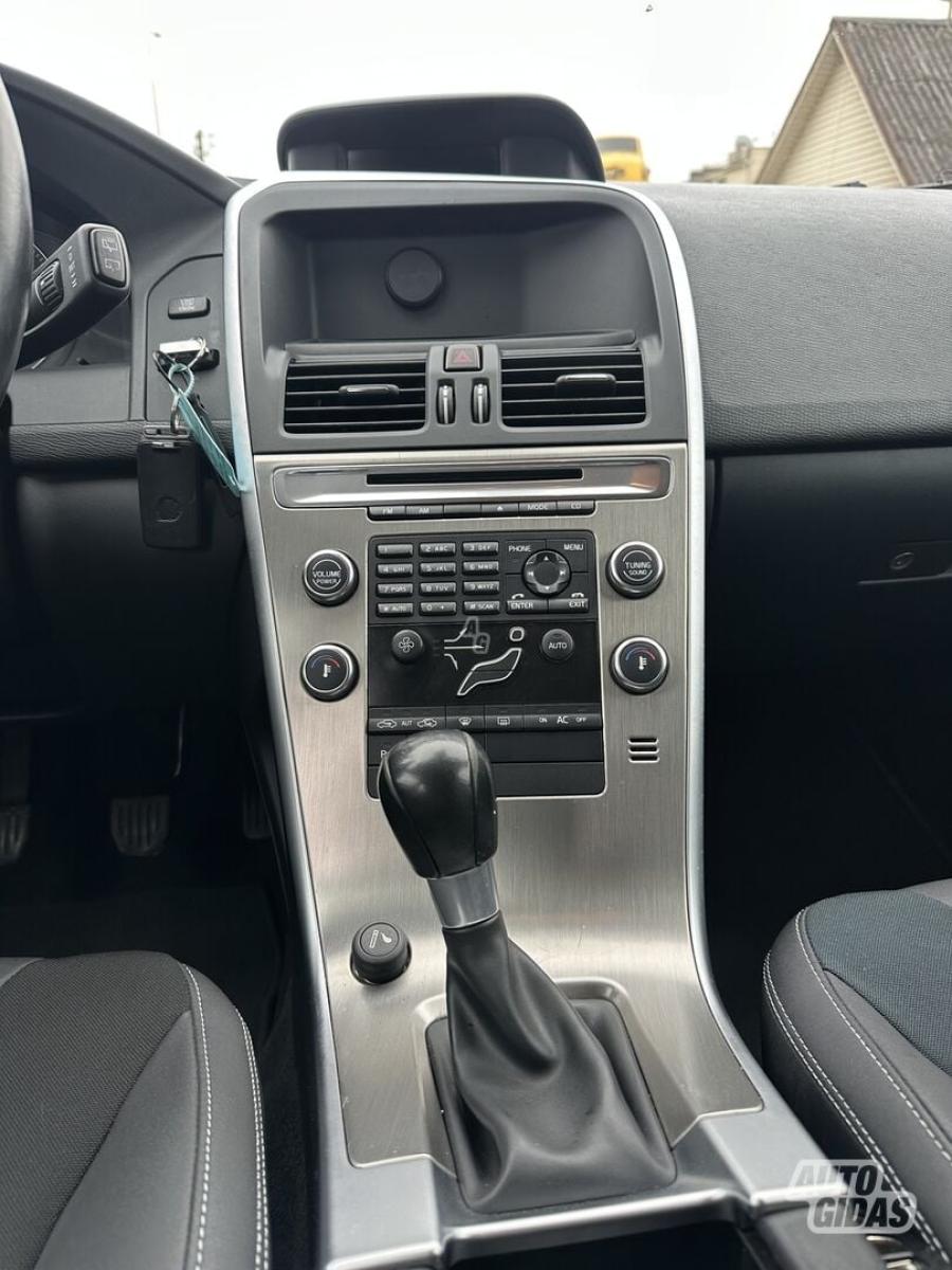 Melns Volvo XC60 2009 Pabradė, ar dzinēja tilpumu 2.40 L un nobraukumu 268 tūkst. km par 7950 €, foto 12 vietnē AUTOMOTO.COM.LV