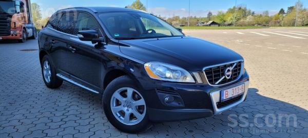 Black Volvo XC60 2010 in Riga, with an engine capacity of 2.40 L and mileage of 0 thousand km for 12790 €, photo 3 on AUTOMOTO.COM.LV