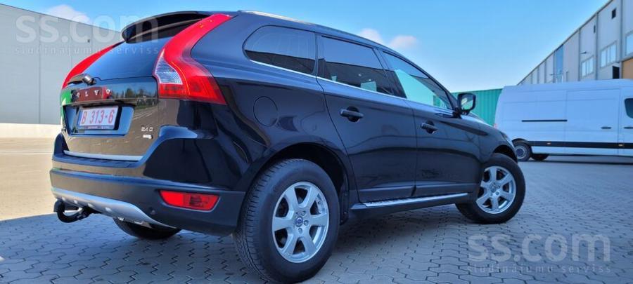 Black Volvo XC60 2010 in Riga, with an engine capacity of 2.40 L and mileage of 0 thousand km for 12790 €, photo 8 on AUTOMOTO.COM.LV