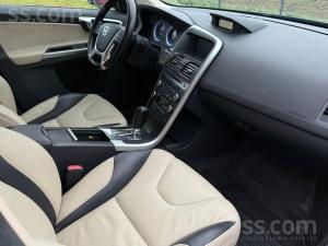 Melns Volvo XC60 2010 Jelgava, ar dzinēja tilpumu 2.40 L un nobraukumu 0 tūkst. km par 9400 €, foto 12 vietnē AUTOMOTO.COM.LV